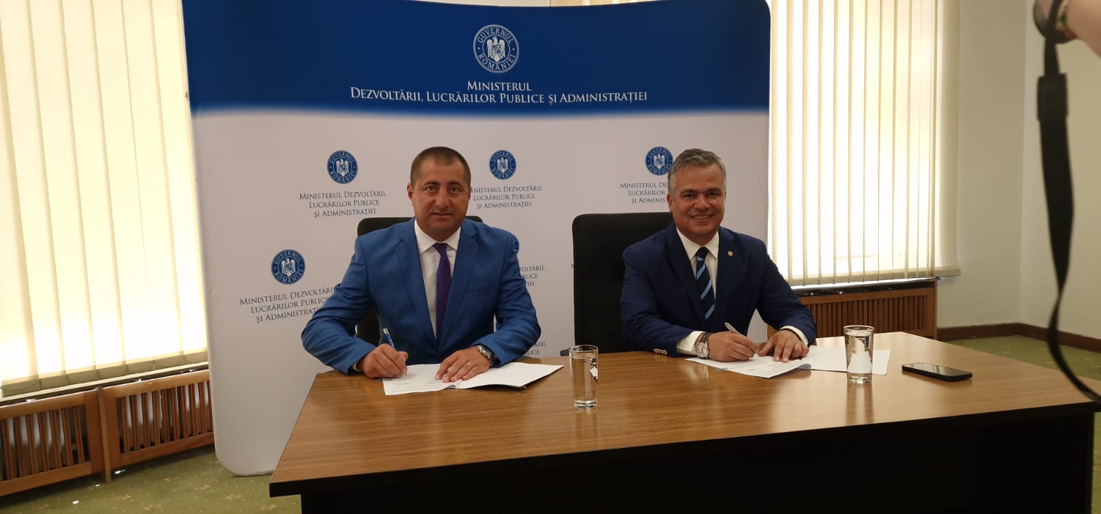 Contractul pentru sistemul de distribuţie a gazelor naturale în Dăeşti ...